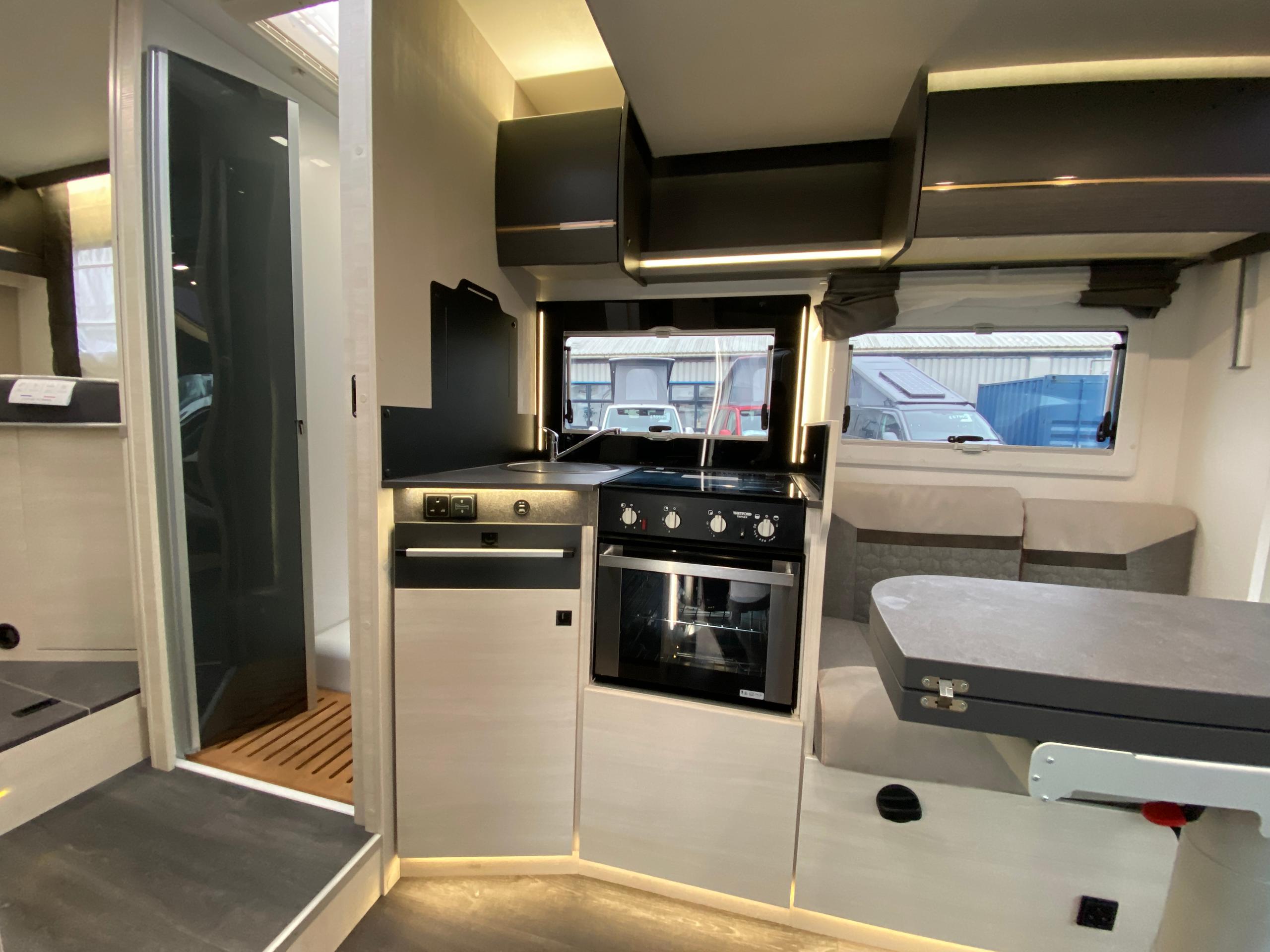 Chausson 777 Ga Titanium Premium Ford Transit 2.0 170 Bhp...