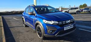 Dacia SANDERO STEPWAY 1.0 EXTREME TCe 110 in IRON BLUE £17,495
