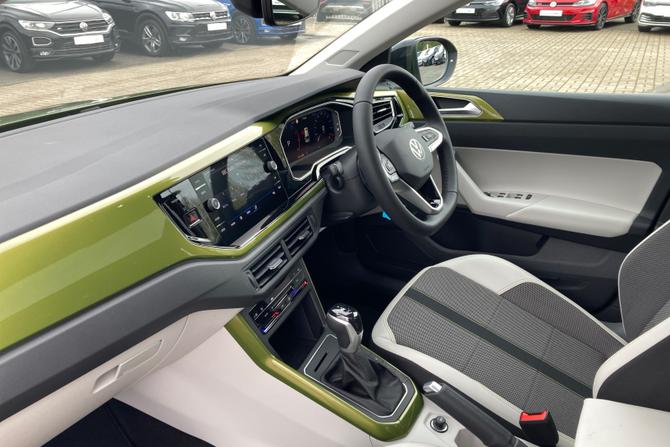 ~ VOLKSWAGEN Taigo Taigo Style 1.5 TSI 150PS 7-sp £32,220 ~ miles ...