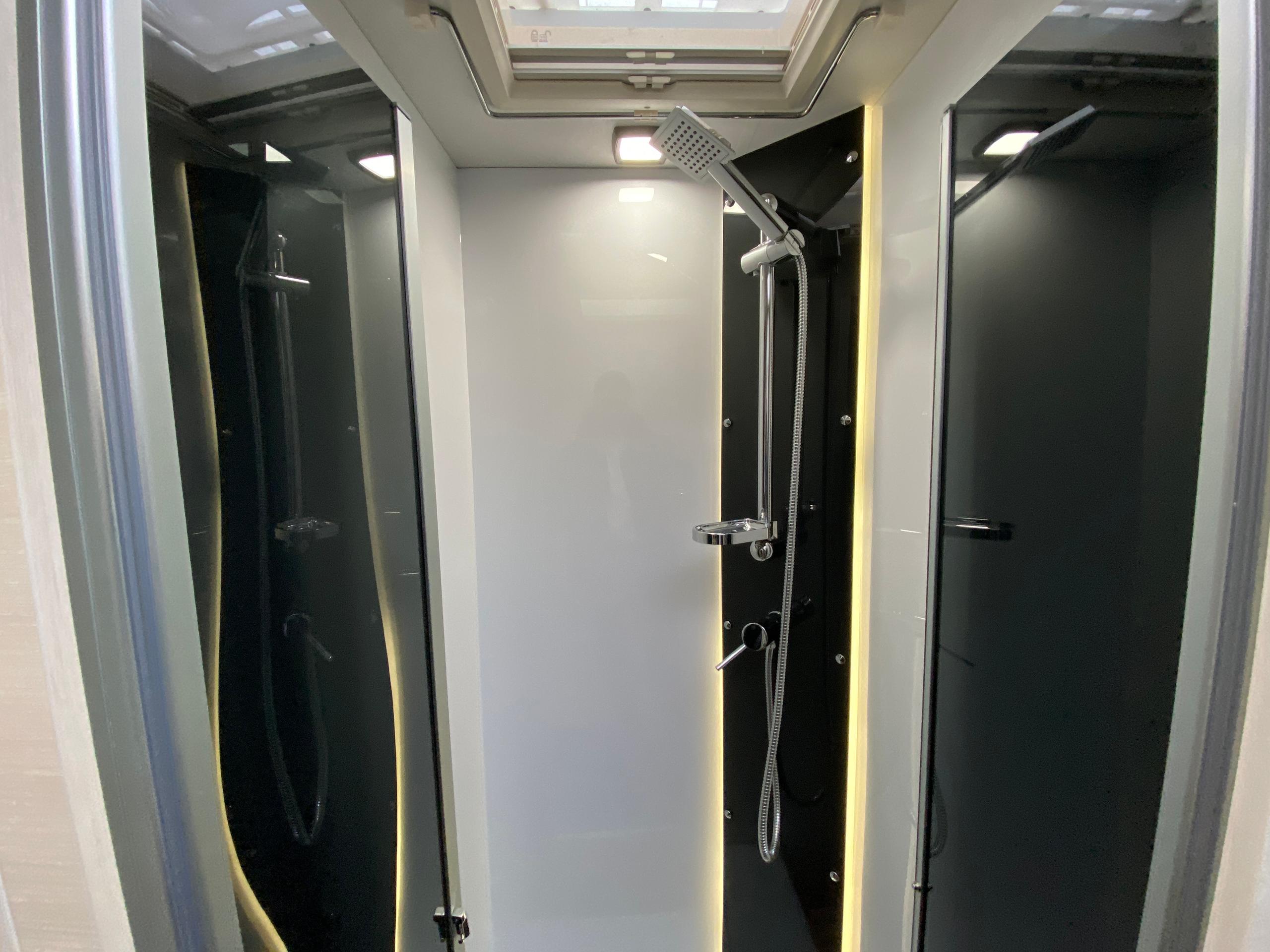 Chausson 777 Ga Titanium Premium Ford Transit 2.0 170 Bhp...