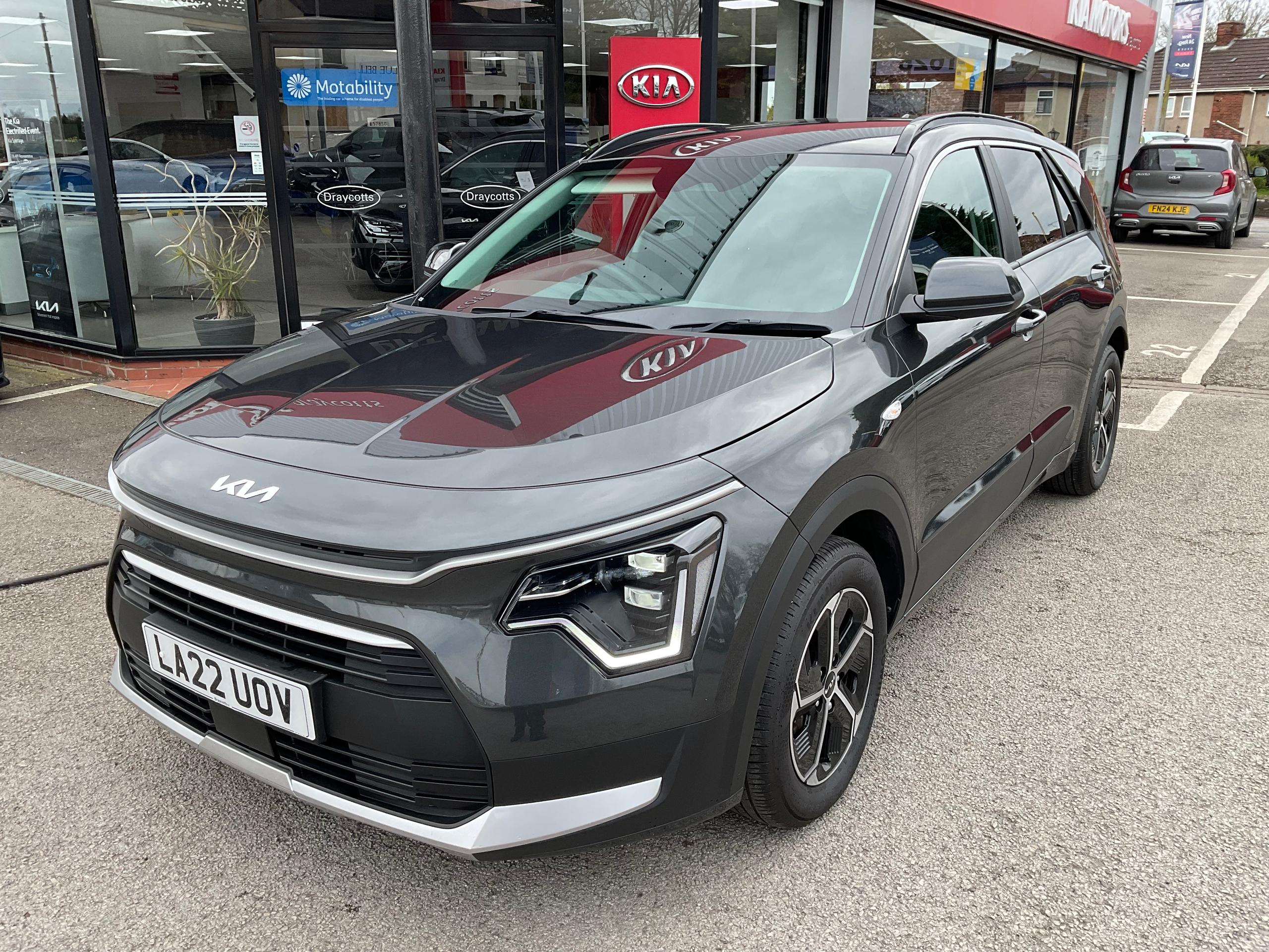 Kia Niro 1.6 GDi HEV 2 in Interstellar Grey £21,499