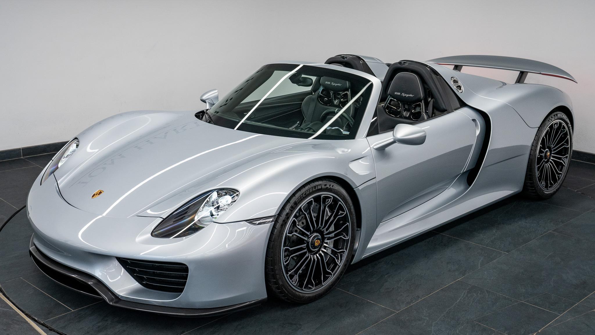 Used 2015 Porsche 918 Spyder £POA 6,900 miles Rhodium Silver Metallic ...