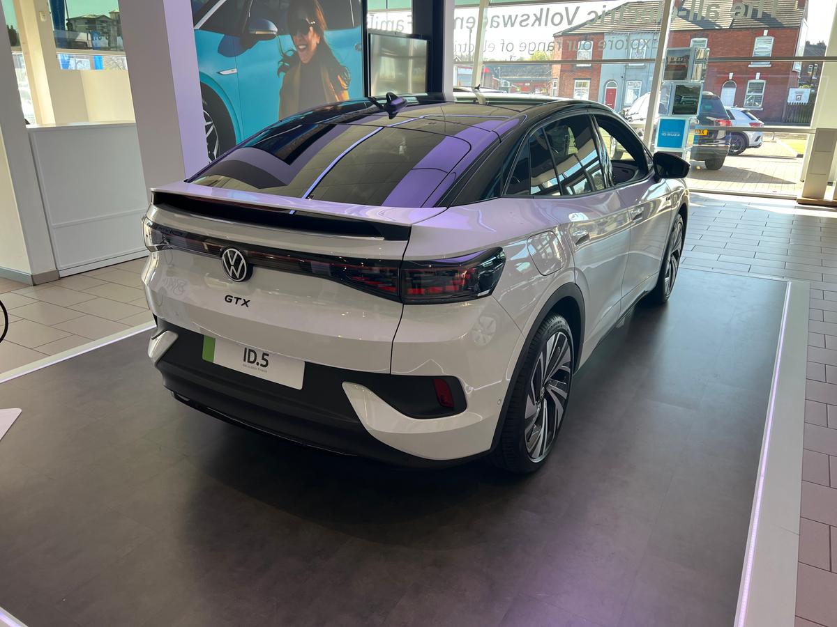 ~ VOLKSWAGEN Id.5 ID.5 GTX Style 77kWh GTX 4MOTION 299PS 1-speed ...