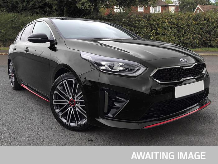 Kia ProCeed 1.6 T-GDi GT in Phantom Black £19,999