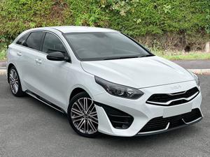 Kia ProCeed 1.5 T-GDi ISG GT-LINE S in Fusion White £23,995