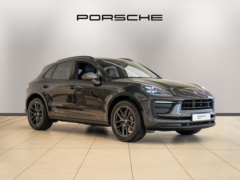 2025 PORSCHE Macan 2.0T T SUV 5dr Petrol PDK 4WD Euro 6 £61,750 3,650 ...