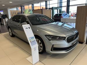 New Skoda Superb Silver £37,990 | Reserve Online at Richmond