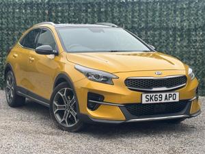 Kia XCeed 1.4 T-GDi FIRST EDITION in Quantum Yellow £13,995