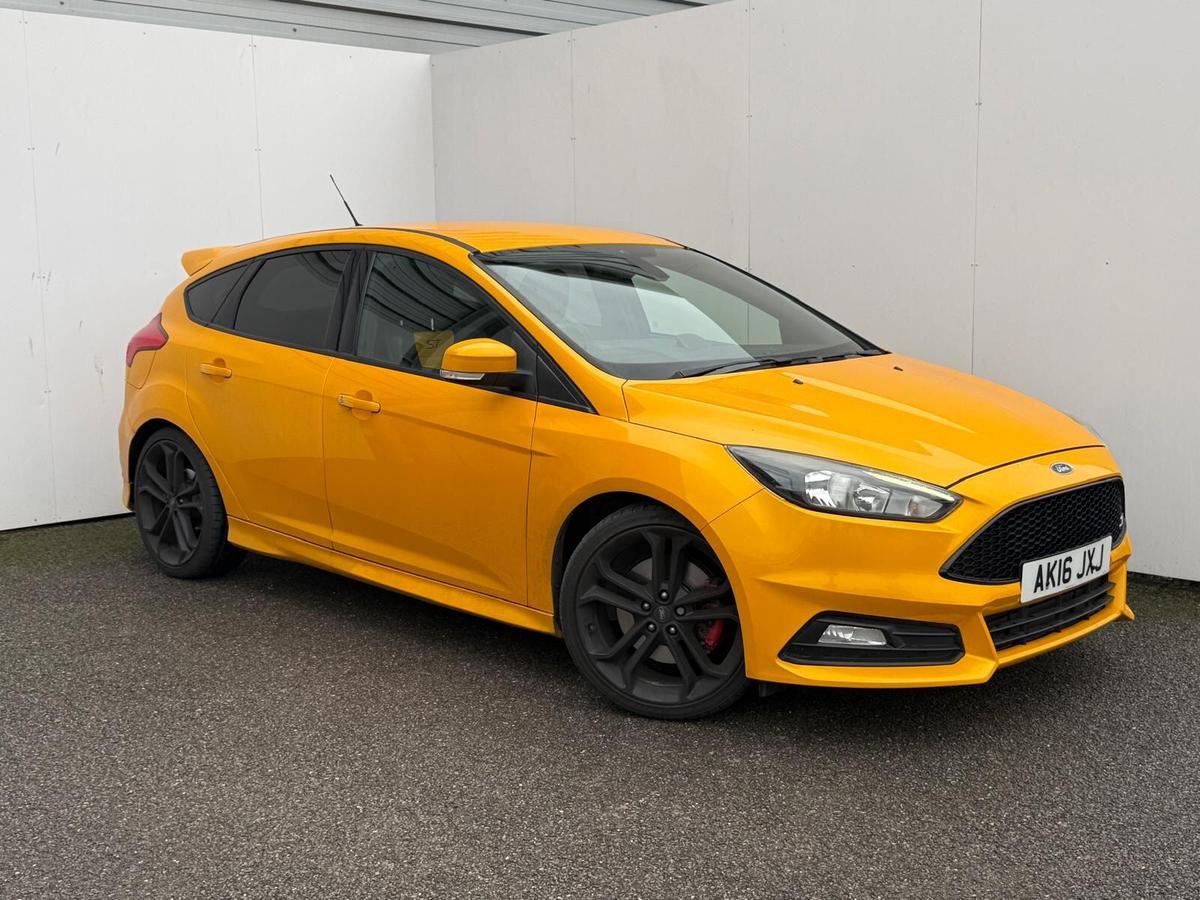 Used Ford Focus Orange £9,990 + VAT| Trowbridge