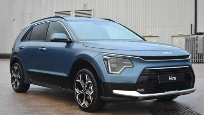 Kia Niro 1.6 GDi HEV 3 in Mineral Blue £26,350