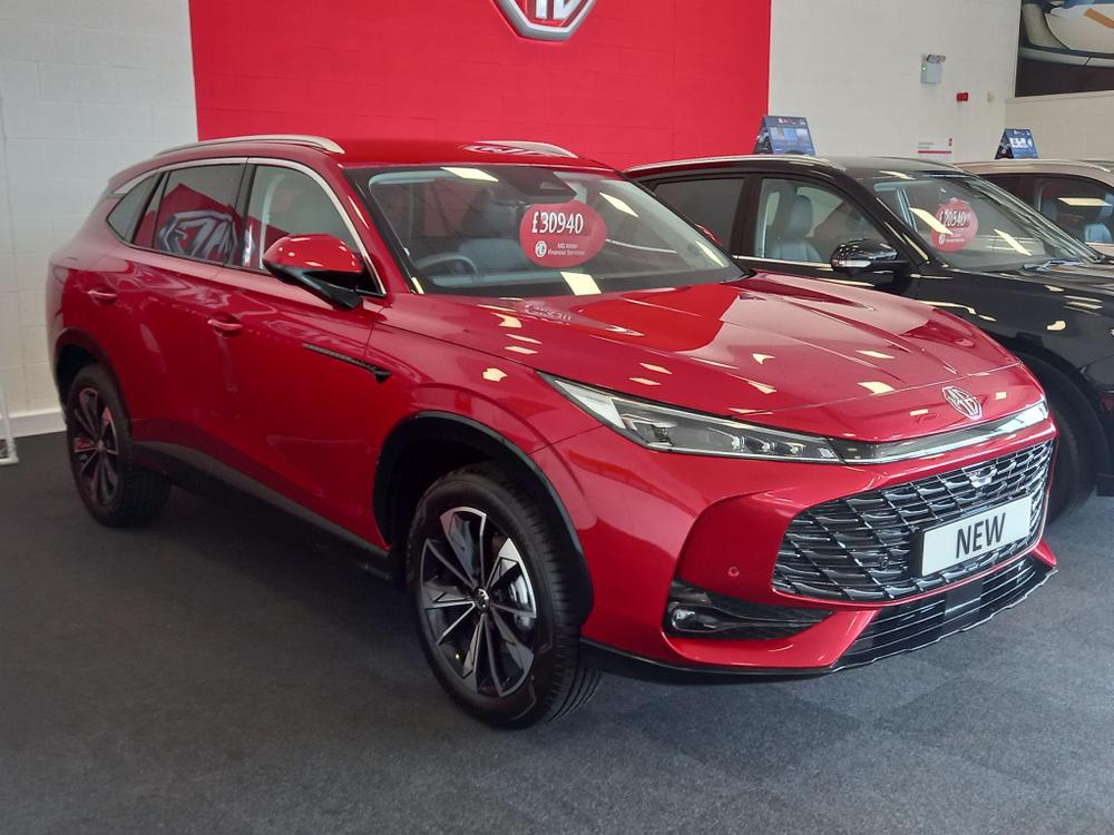 Used MG MG HS Red £29,940 + VAT| Trowbridge
