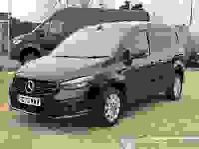 Mercedes-Benz Van Dealerships | Sussex and Surrey | Rossetts Commercials