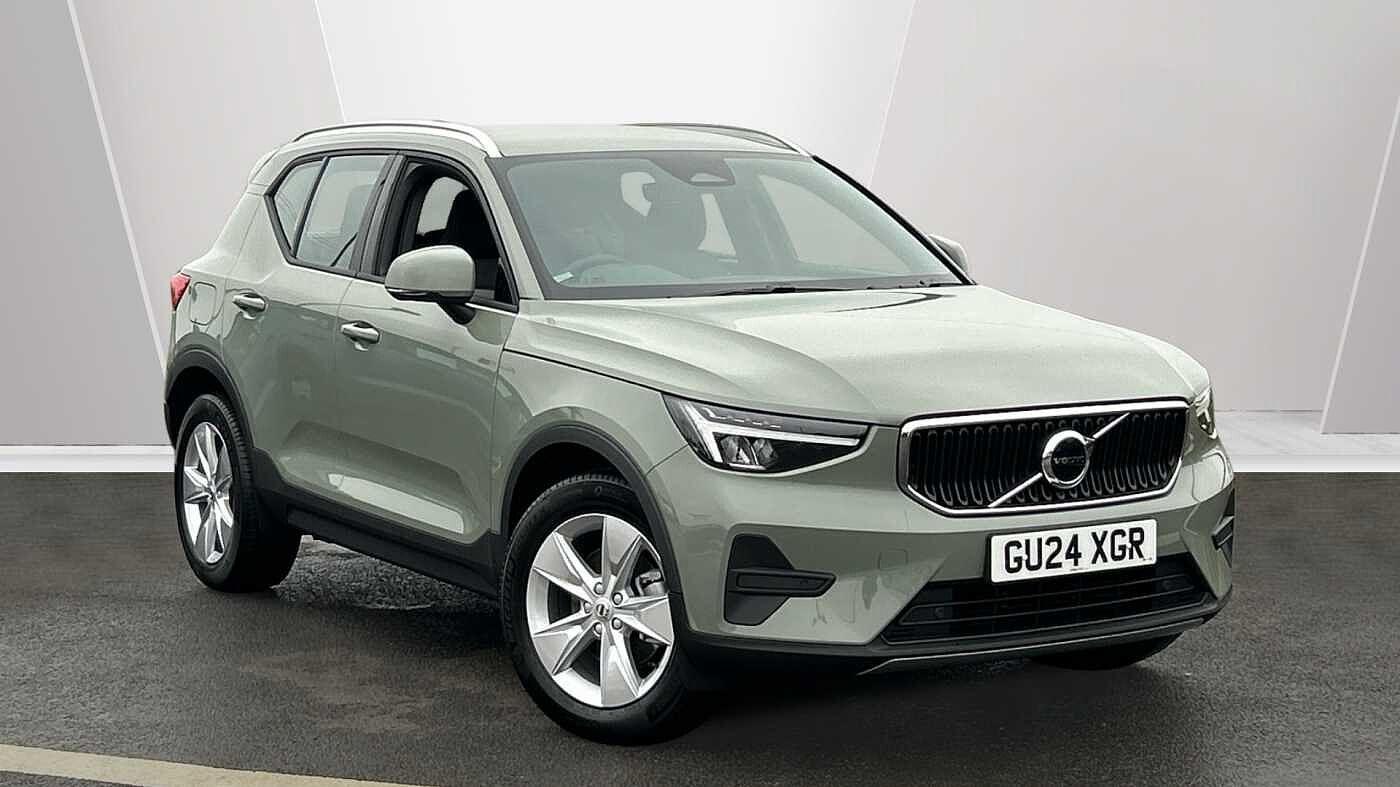 Used 2024 Volvo XC40 Core B3 Mild hybrid Petrol £29,950 3,310 miles ...