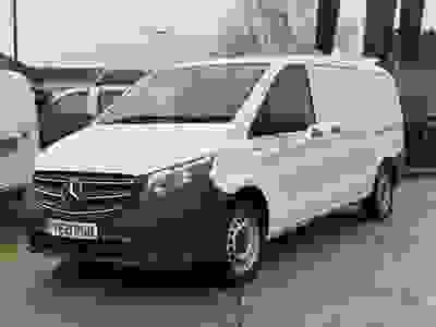 Mercedes-Benz Van Dealerships | Sussex and Surrey | Rossetts Commercials