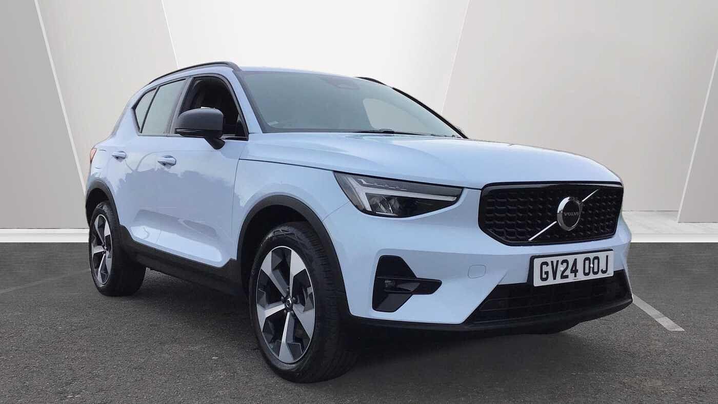 Used 2024 Volvo XC40 B3 Plus Mild hybrid Petrol Dark (19' Alloys Rear ...