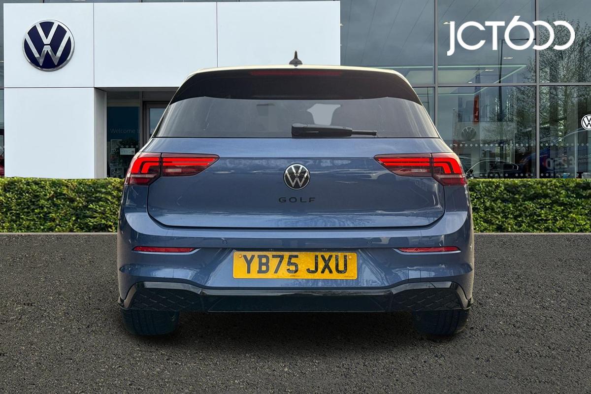 2025 Volkswagen Golf 1.5 eTSI 150 R-Line 5dr DSG £29,582 4,195 miles ...