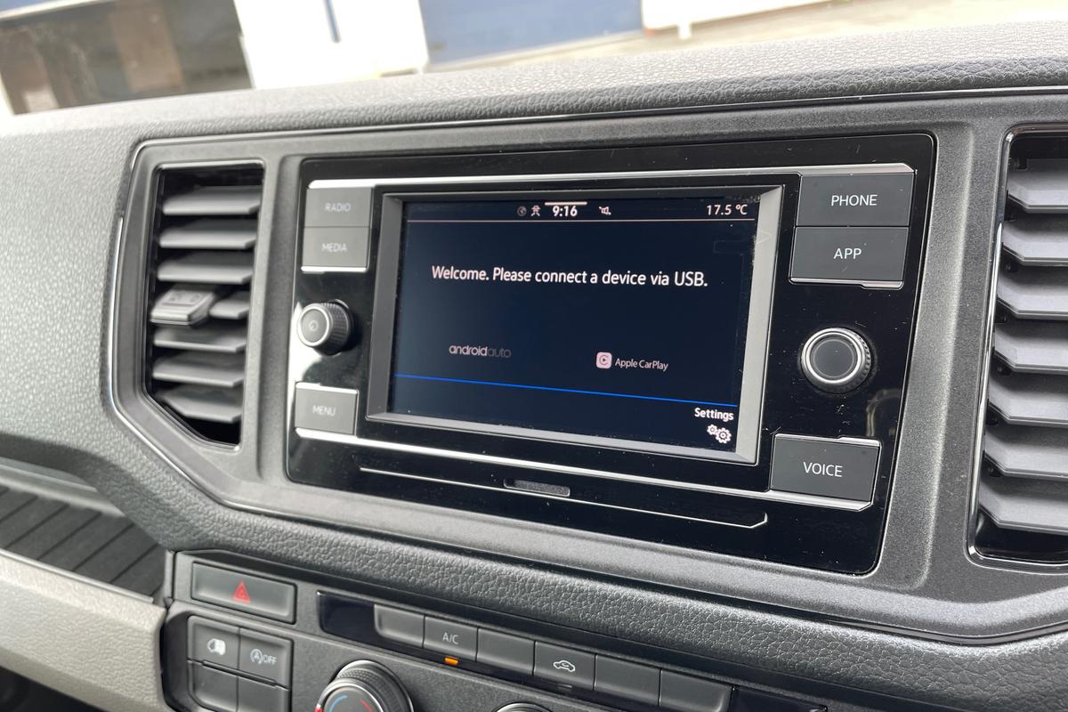 2024 VOLKSWAGEN Crafter CR35 Panel van Trendline MWB 140 PS 2.0 TDI 8sp ...