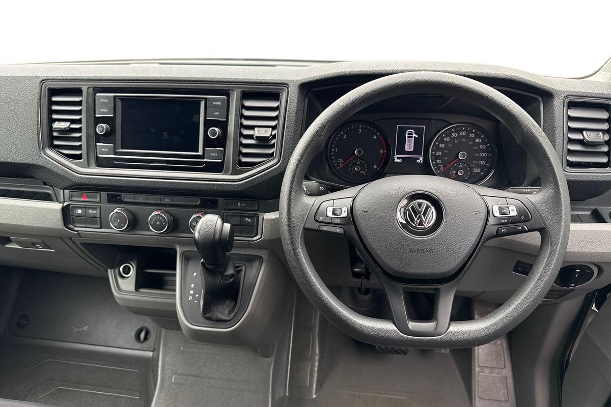 2024 VOLKSWAGEN Crafter CR35 Panel van Trendline MWB 140 PS 2.0 TDI 8sp ...