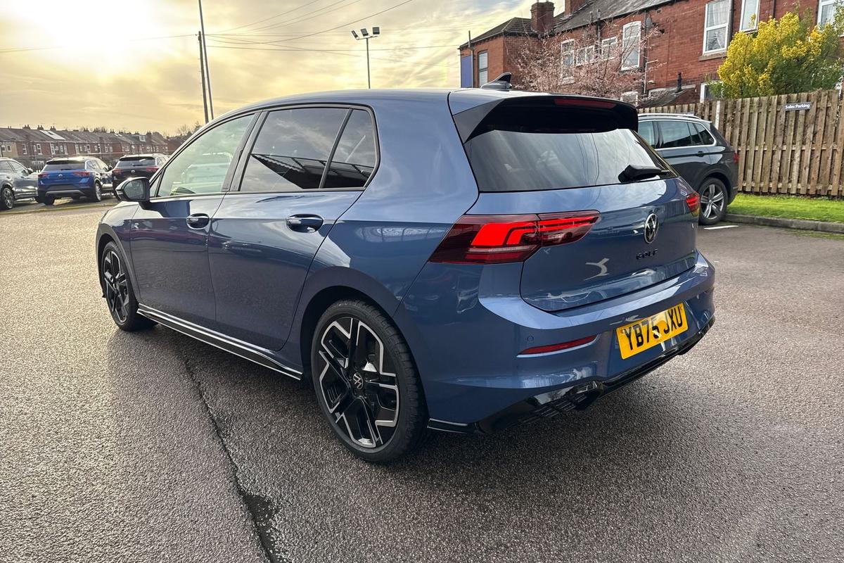 2025 Volkswagen Golf 1.5 eTSI 150 R-Line 5dr DSG £29,582 4,195 miles ...