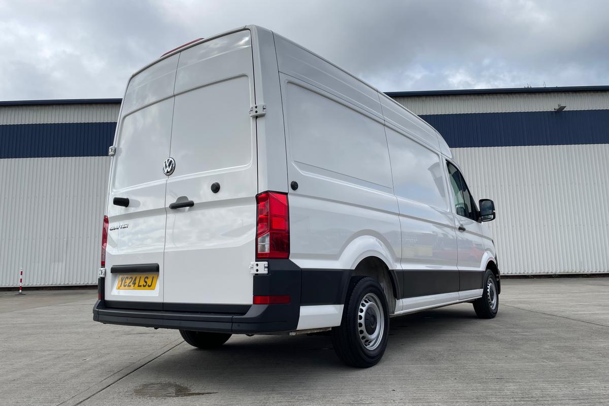 2024 VOLKSWAGEN Crafter CR35 Panel van Trendline MWB 140 PS 2.0 TDI 8sp ...