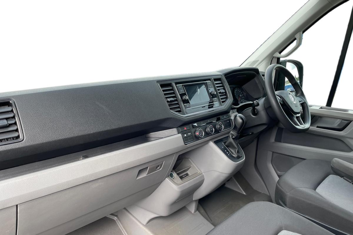 2024 VOLKSWAGEN Crafter CR35 Panel van Trendline MWB 140 PS 2.0 TDI 8sp ...