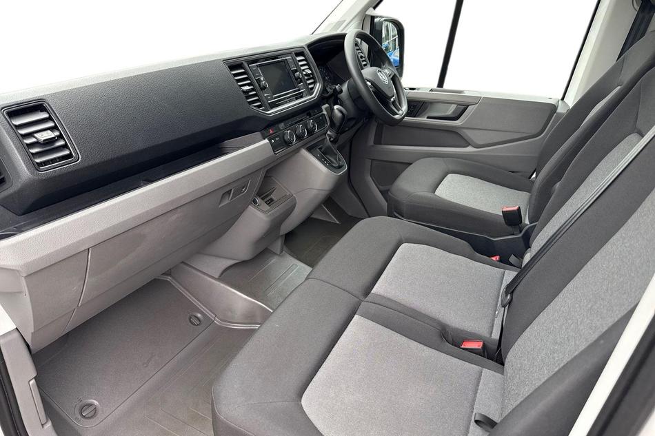 2024 VOLKSWAGEN Crafter CR35 Panel van Trendline MWB 140 PS 2.0 TDI 8sp ...