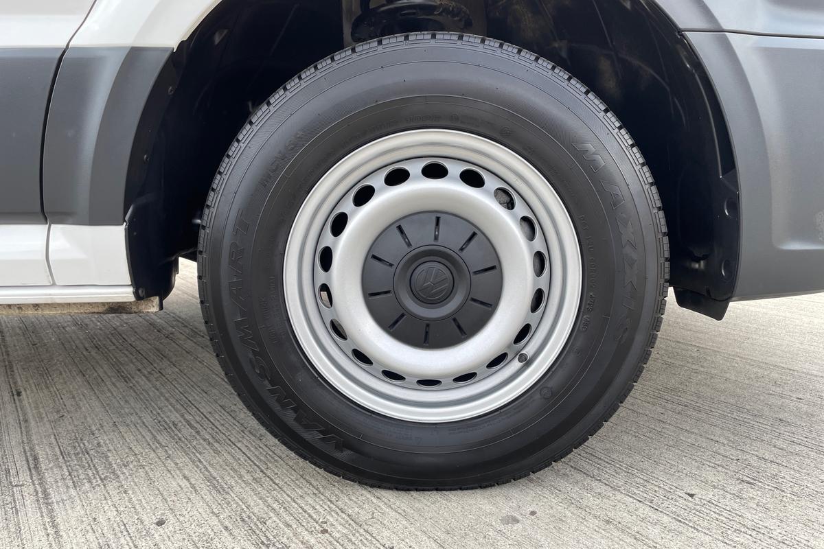 2024 VOLKSWAGEN Crafter CR35 Panel van Trendline MWB 140 PS 2.0 TDI 8sp ...