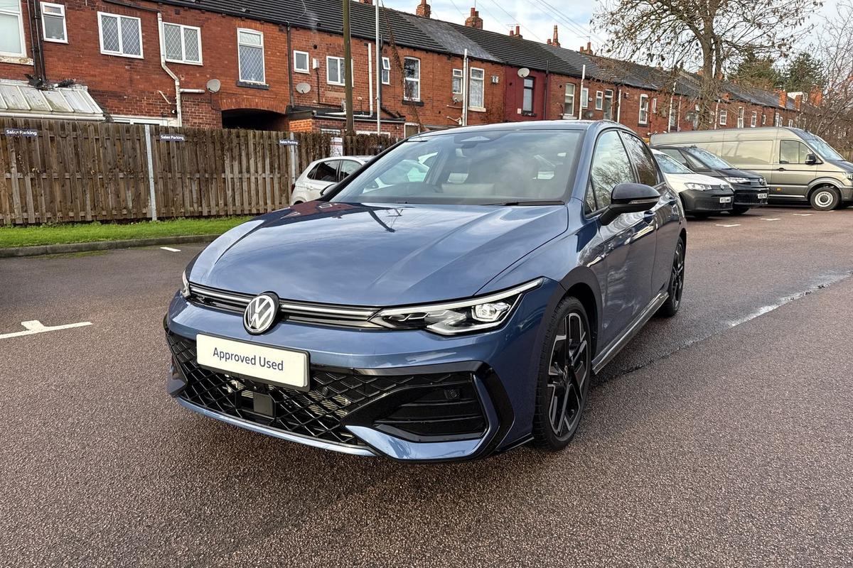 2025 Volkswagen Golf 1.5 eTSI 150 R-Line 5dr DSG £29,582 4,195 miles ...