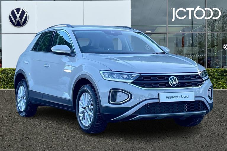 2024 Volkswagen T-Roc Life 1.0 TSI 110PS 6-speed Manual £22,557 3,768 ...