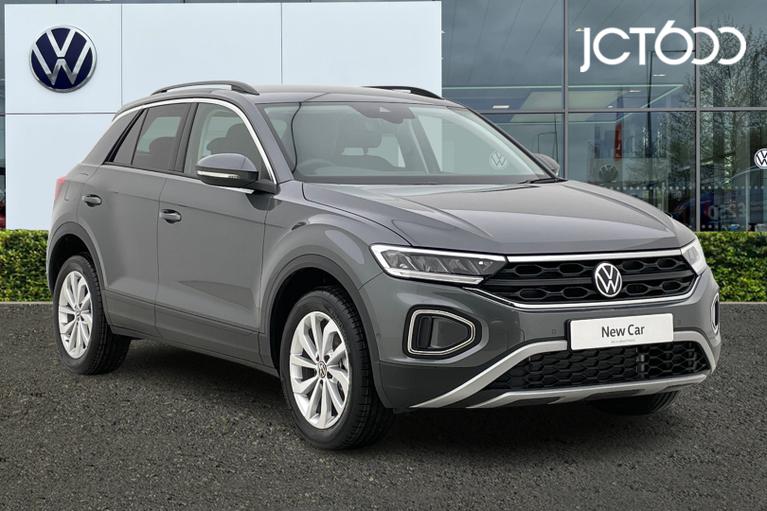 ~ VOLKSWAGEN T-Roc Match 1.0 TSI 115PS 6-speed Manua £29,785 10 miles ...
