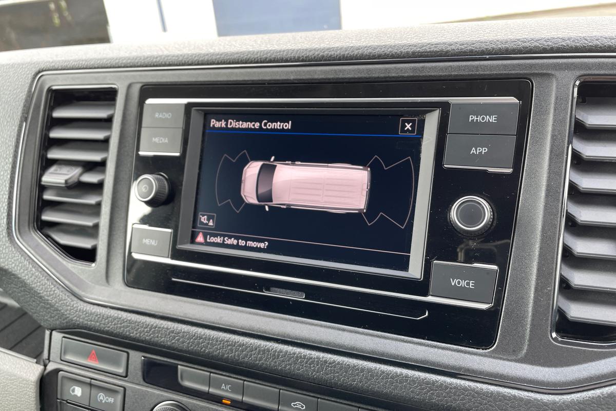 2024 VOLKSWAGEN Crafter CR35 Panel van Trendline MWB 140 PS 2.0 TDI 8sp ...