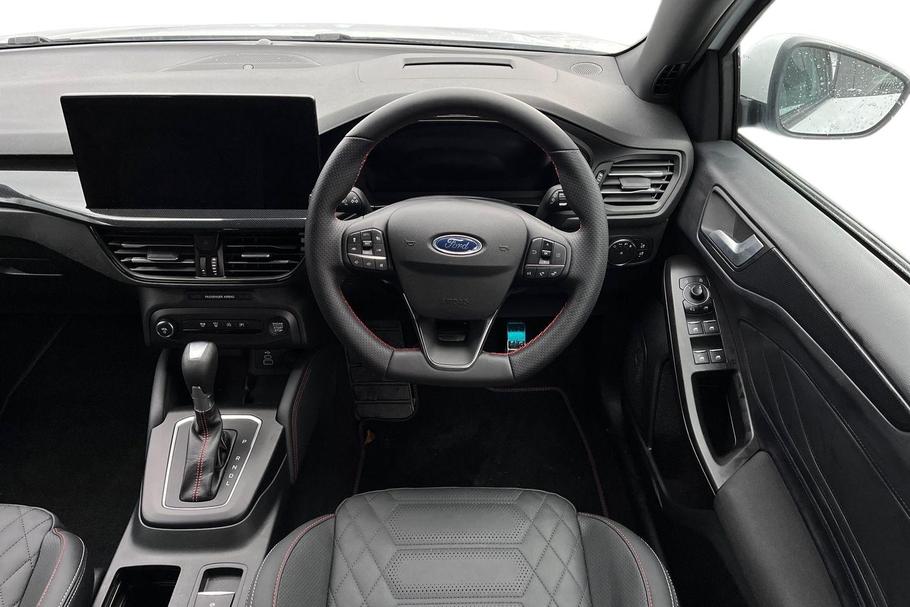 Ford Focus 2025 - Frozen White | £23,370 | Wilmslow | TrustFord