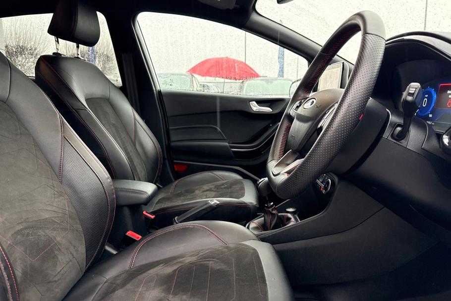 Ford Fiesta 2023 - Frozen White | £14,700 | Castleford | TrustFord