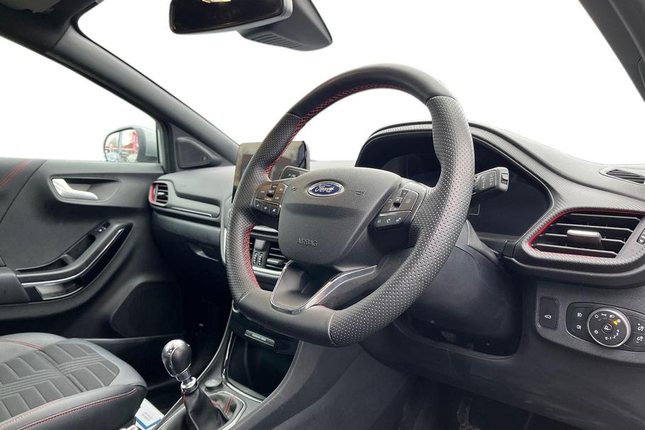 Ford PUMA 2022 - Solar Silver | £16,200 | Stockport | TrustFord