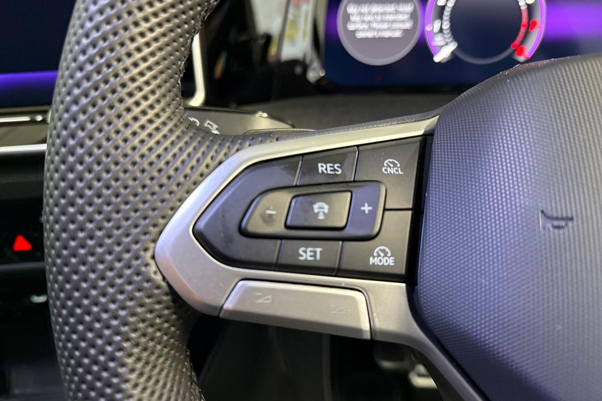 2025 Volkswagen Golf 1.5 eTSI 150 R-Line 5dr DSG £29,582 4,195 miles ...
