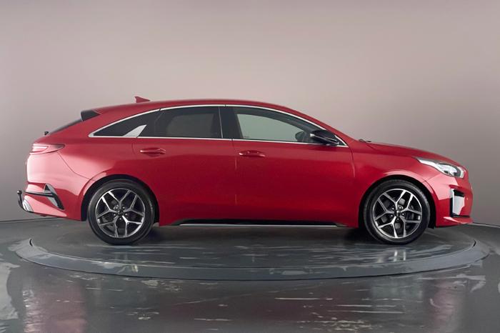 Kia ProCeed 1.5 T-GDi ISG GT-LINE in Infra Red £18,705
