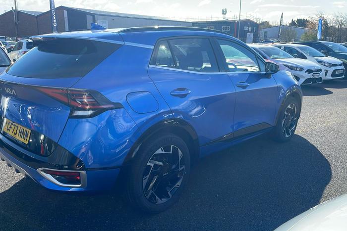 KIA Sportage 1.6 T-GDi ISG PHEV GT-LINE in Blue Flame £33,995