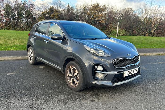 KIA Sportage 1.6 GDi Platinum Edition in Dark Penta Metal £18,995