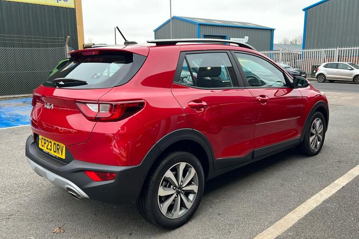KIA Stonic 1.0 T-GDi ISG 2 in Blaze Red £16,695
