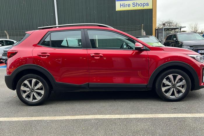 KIA Stonic 1.0 T-GDi ISG 2 in Blaze Red £16,695