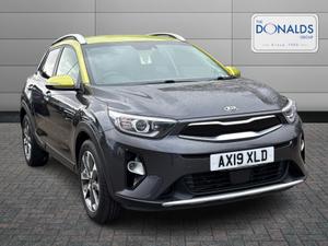 Kia Stonic 1.0 T-GDi 4 in Graphite with Green Roof £12,196
