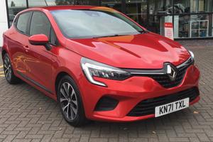 Used 2021 Flame Red Renault Clio £11,995 | Reserve Online | Richard Sanders