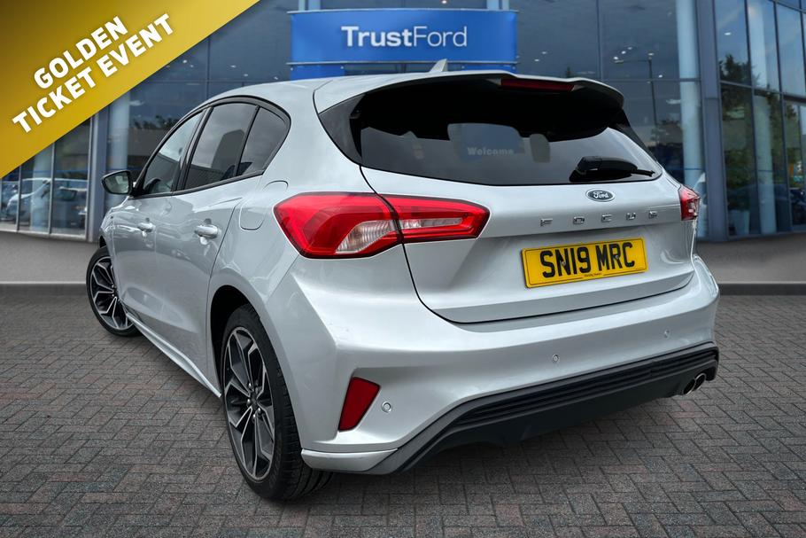 Ford FOCUS 2019 - Moondust Silver | £17,000 | Cobham | TrustFord