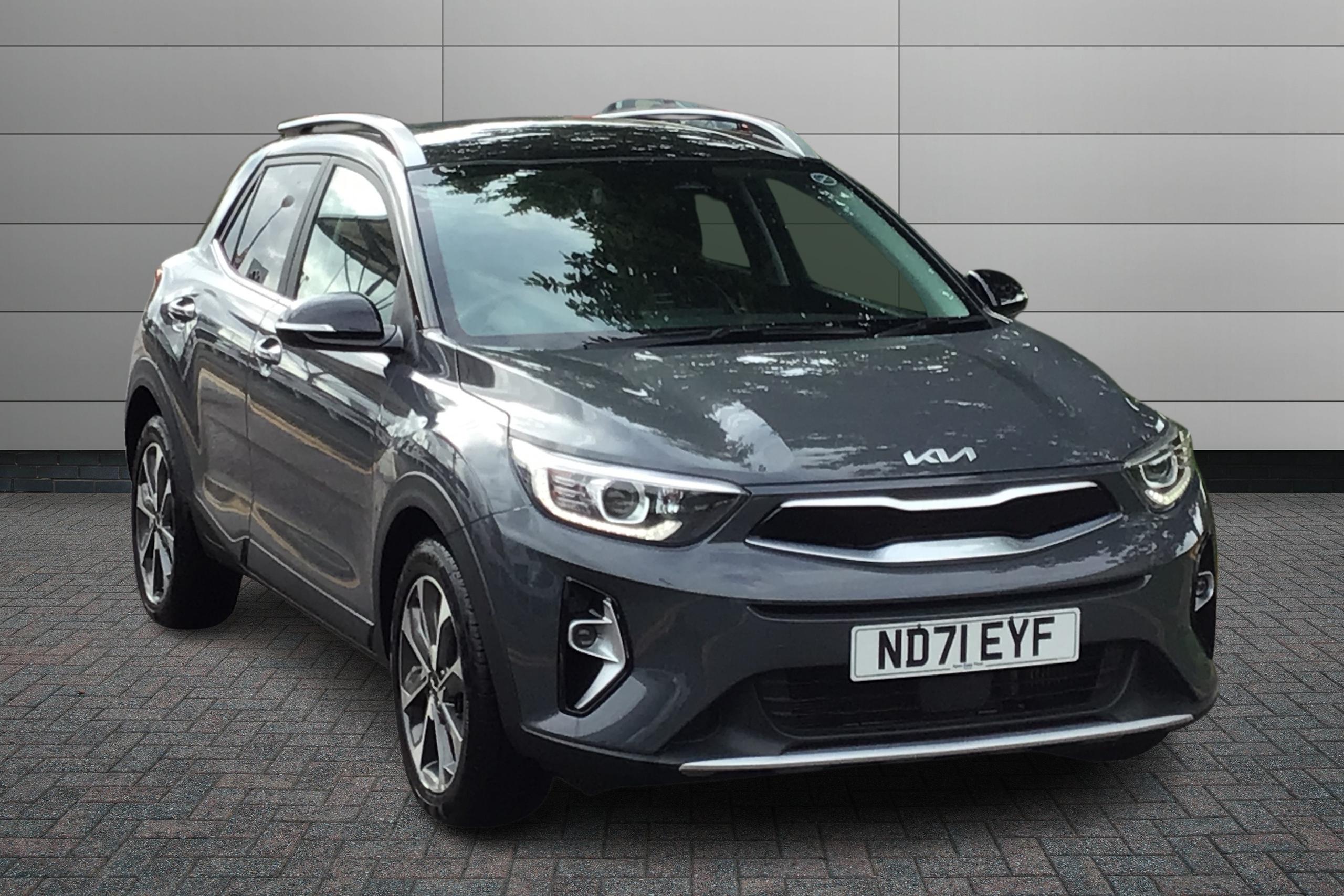 Kia Stonic 1.0 T-GDi ISG 48V CONNECT in Storm Grey with Black Roof £18,699