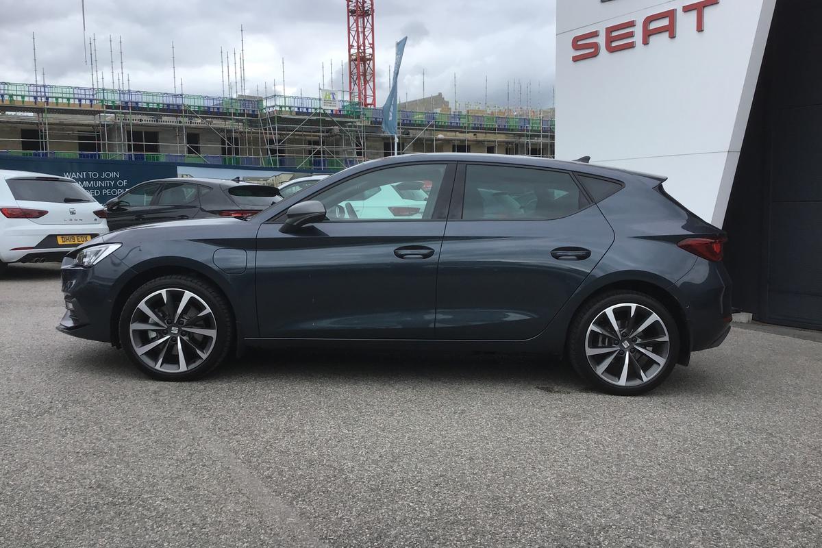 2022 SEAT Leon FR SPORT DSG £27,850 9,877 miles Magnetic Tech Grey | JCT600