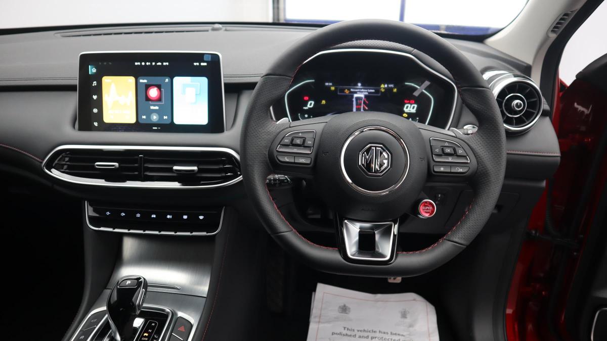 New in stock ~ MG HS TROPHY 1.5T-GDI DCT £28,690 15 miles DYNAMIC RED ...