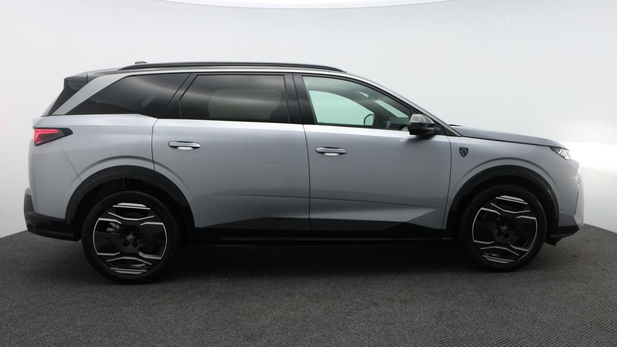 New in stock ~ Peugeot E - 5008 Electric 73kwh 210 GT GT £51,735 ~ miles Cumulus Grey | Hawkins ...