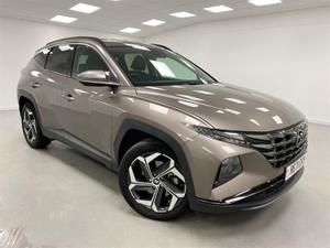 HYUNDAI TUCSON 1.6 TGDi Hybrid 230 Premium 5dr 2WD Auto in BRONZE £22,995