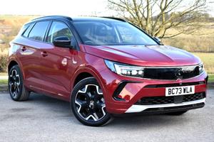 Vauxhall Grandland Ultimate in Carmin Red £23,739