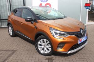 Renault Captur Hatchback Iconic in orange £12,499